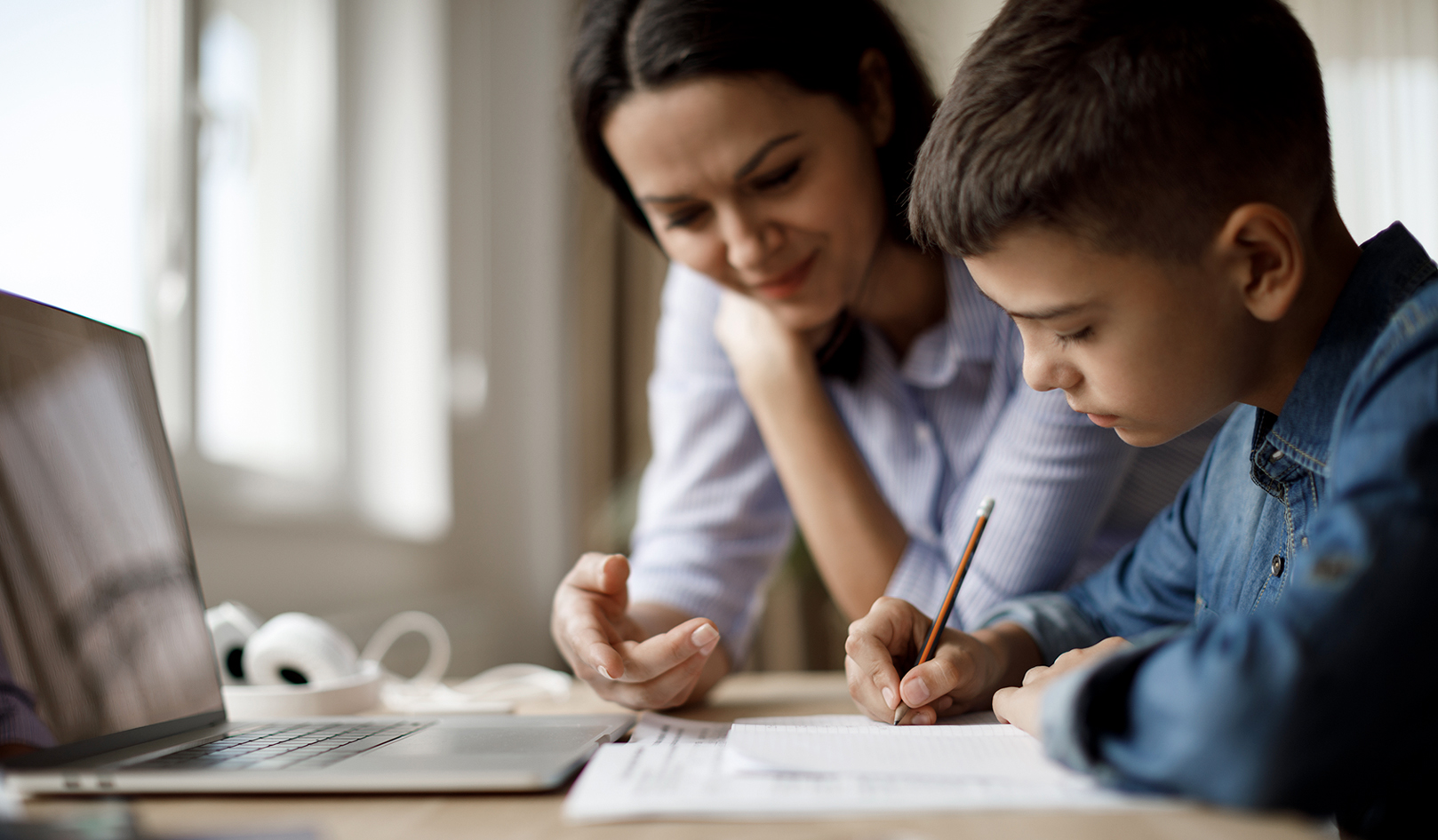 9 essential distance learning tips for parents | Qustodio