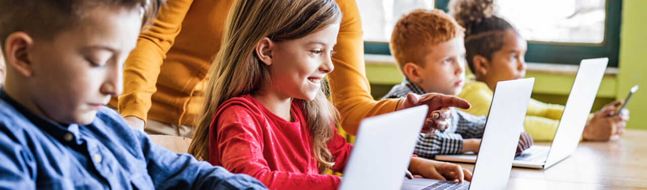 Tech in the classroom: 19 questions parents should ask teachers | Qustodio