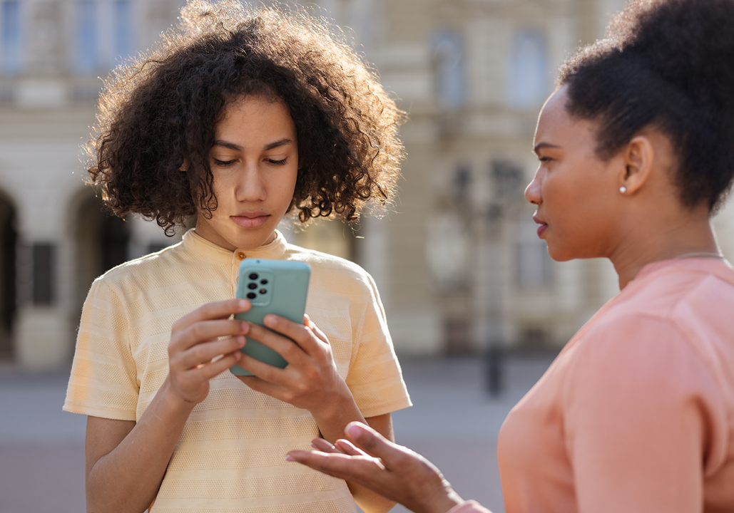 What’s the best way to ask your child to disconnect from screens ...