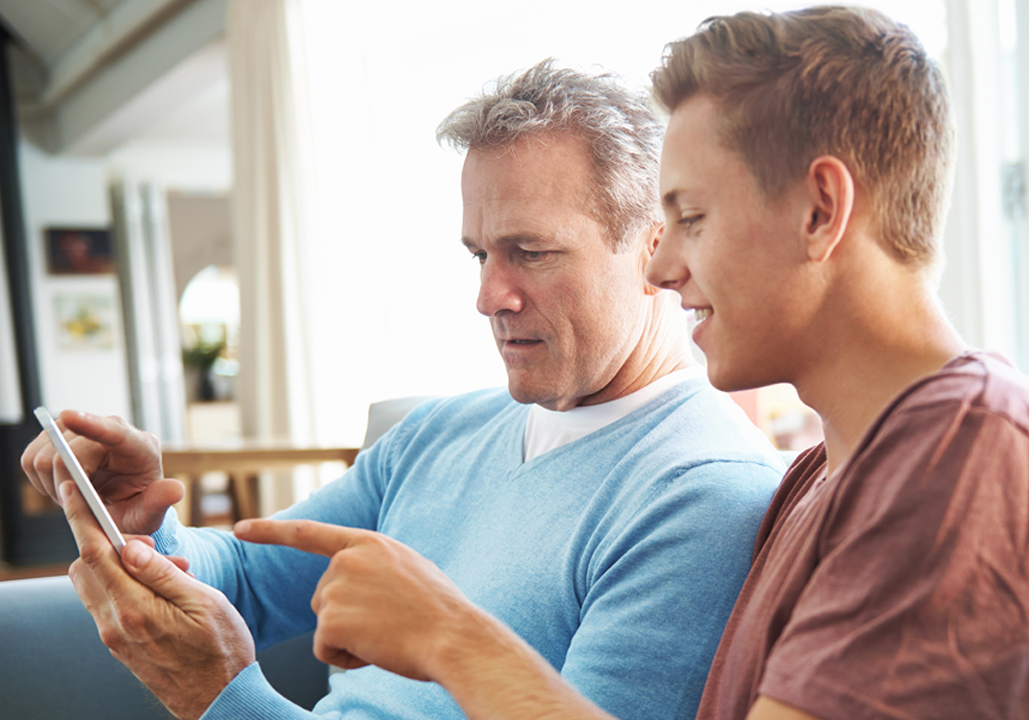 Safe communication: Talking to your child about messaging red flags ...